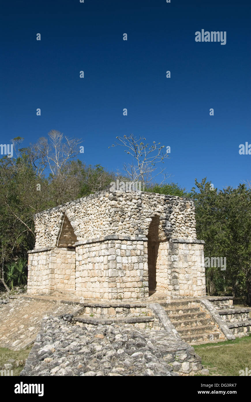 Corbeled stone arch hi-res stock photography and images - Alamy