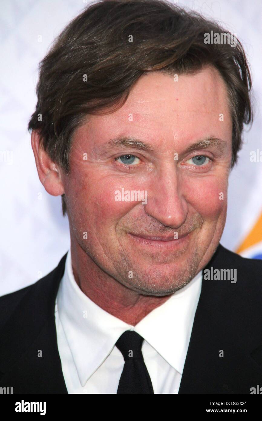 Los Angeles, California, USA. 13th Oct, 2013. Wayne Gretzky attends ...