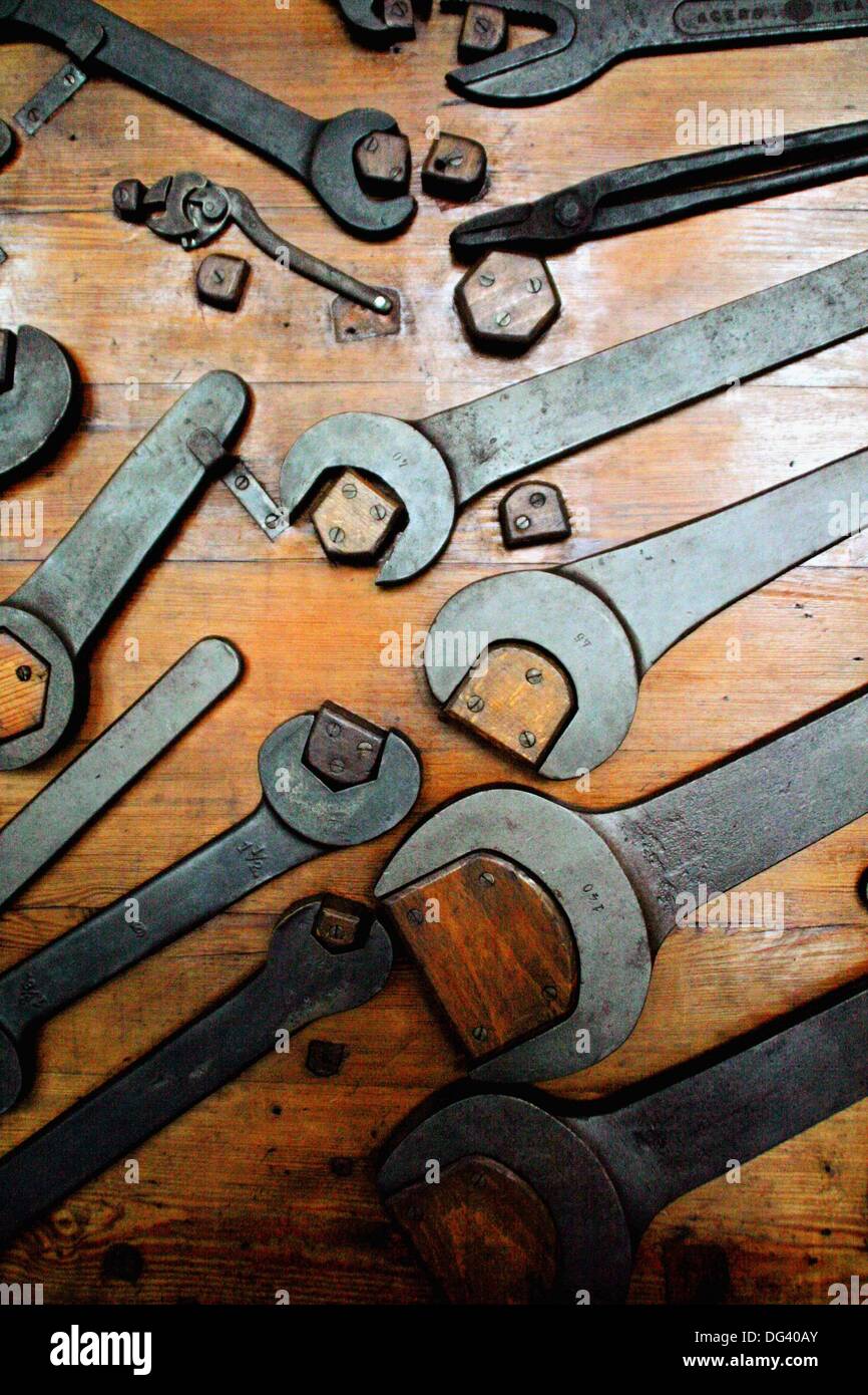 English spanner hi-res stock photography and images - Alamy
