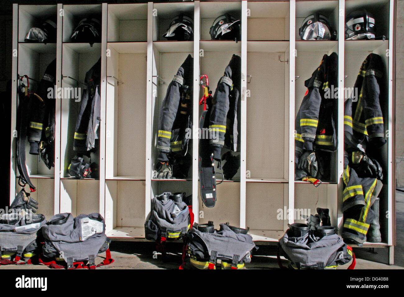 Fireman fire suits hi-res stock photography and images - Alamy