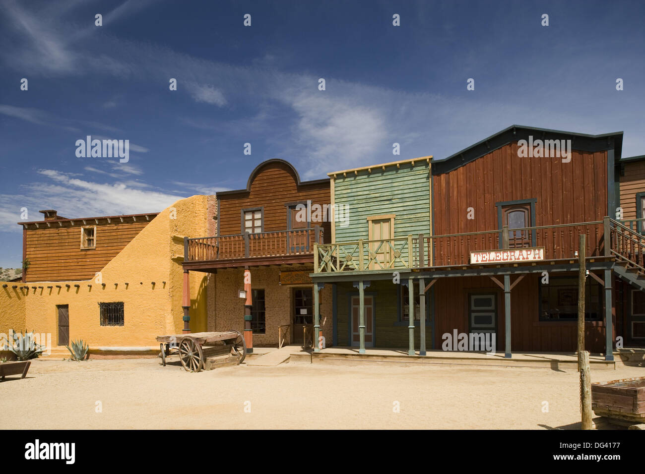 Desert movie locations hi-res stock photography and images - Alamy