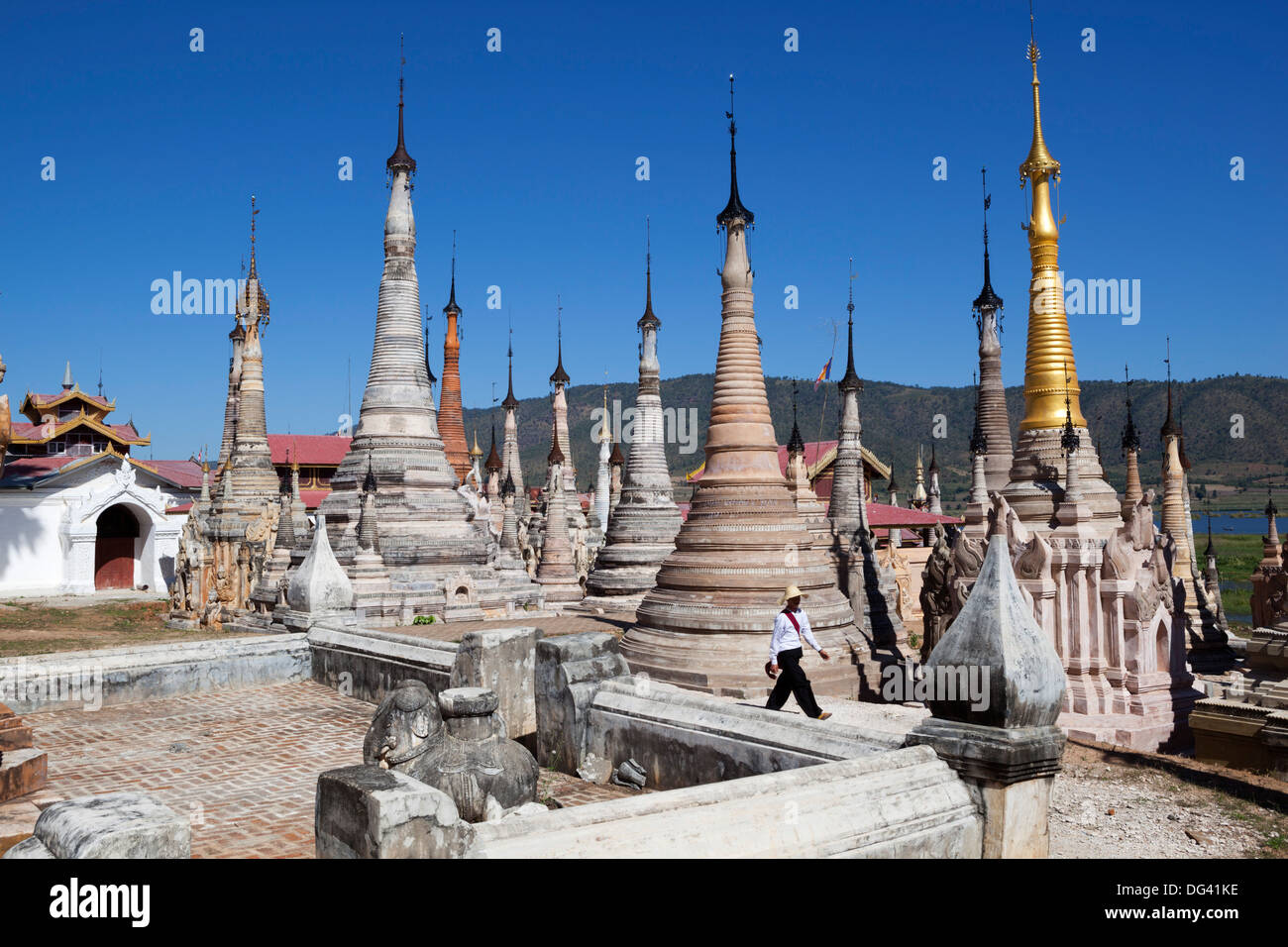 Shan stupas, Tharkong Pagoda, Inle Lake, Shan State, Myanmar (Burma ...