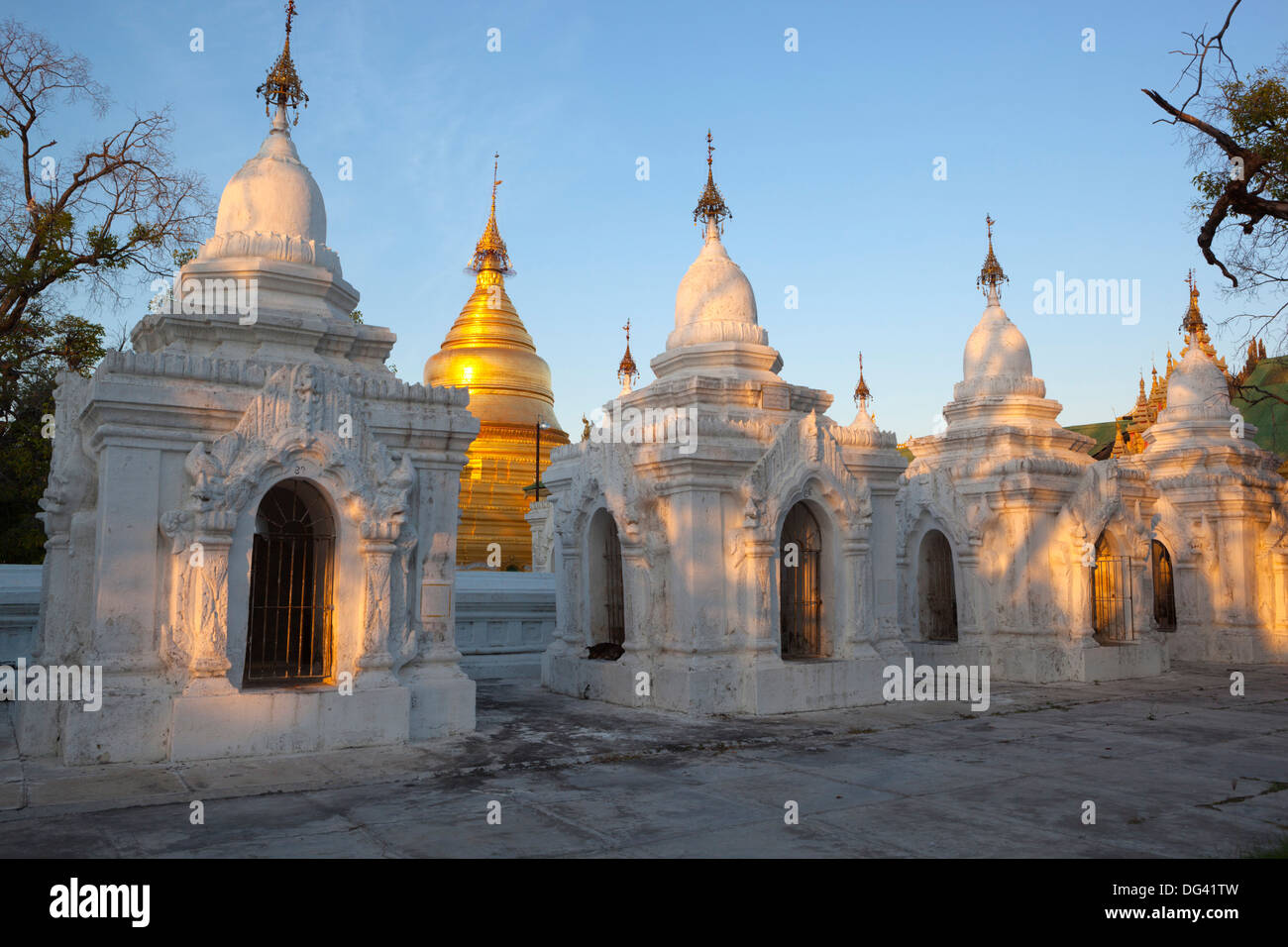 The World's largest book, stupas housing 729 text-inscribed marble ...