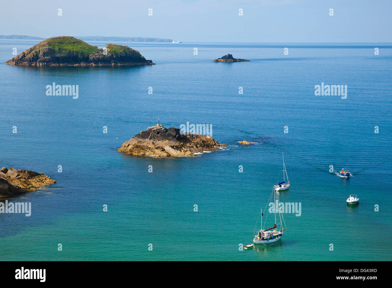 Beach near Lower Solva, Pembrokeshire, Wales, United Kingdom, Europe ...