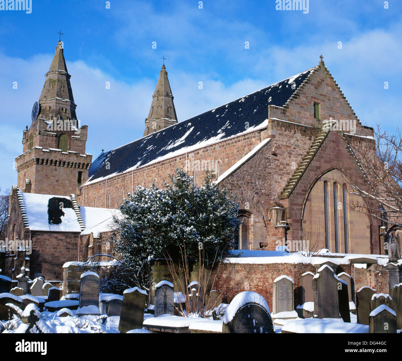 The cathedral church of st machar hi-res stock photography and images ...