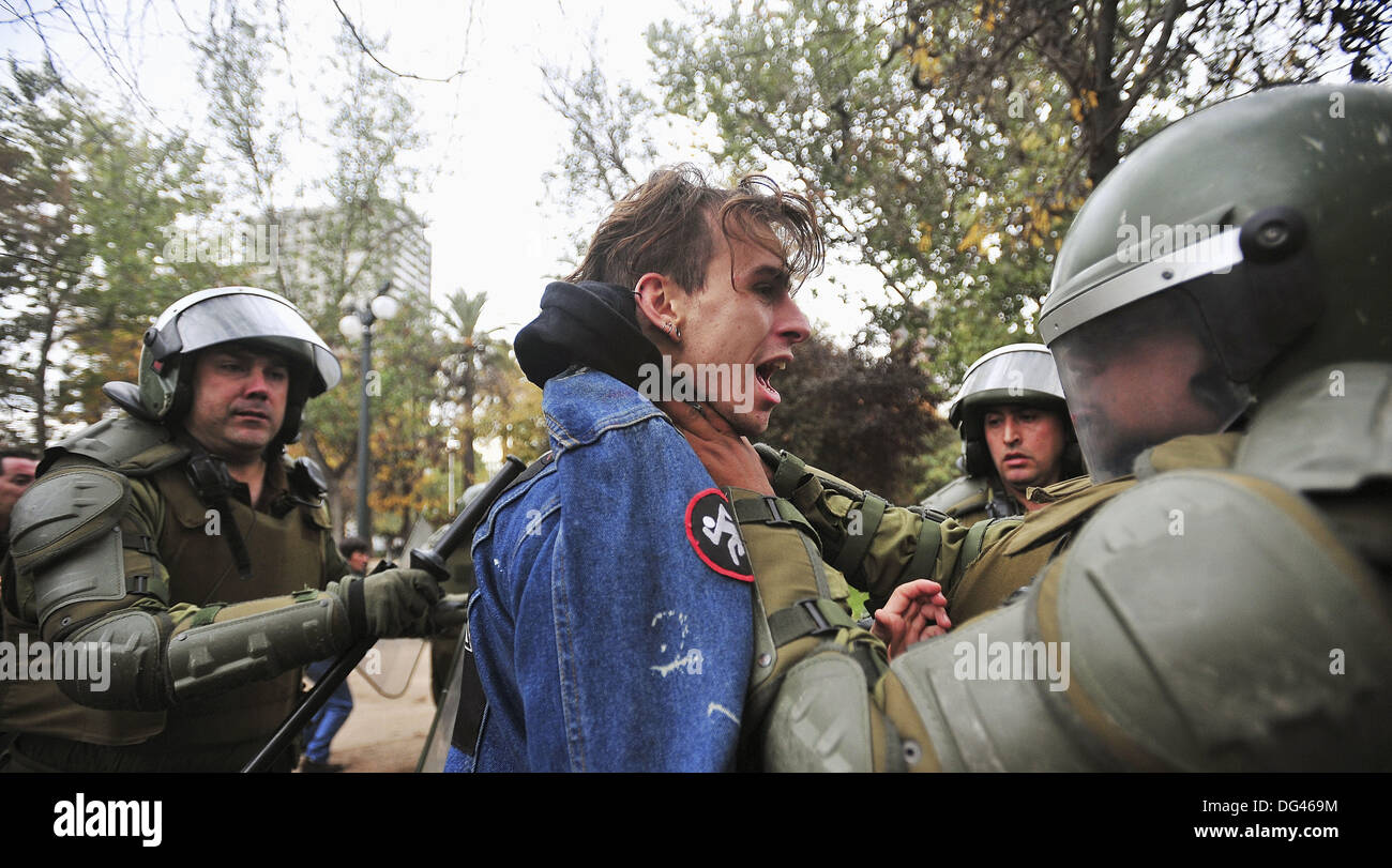 Demonstrations of police repression hi-res stock photography and images ...