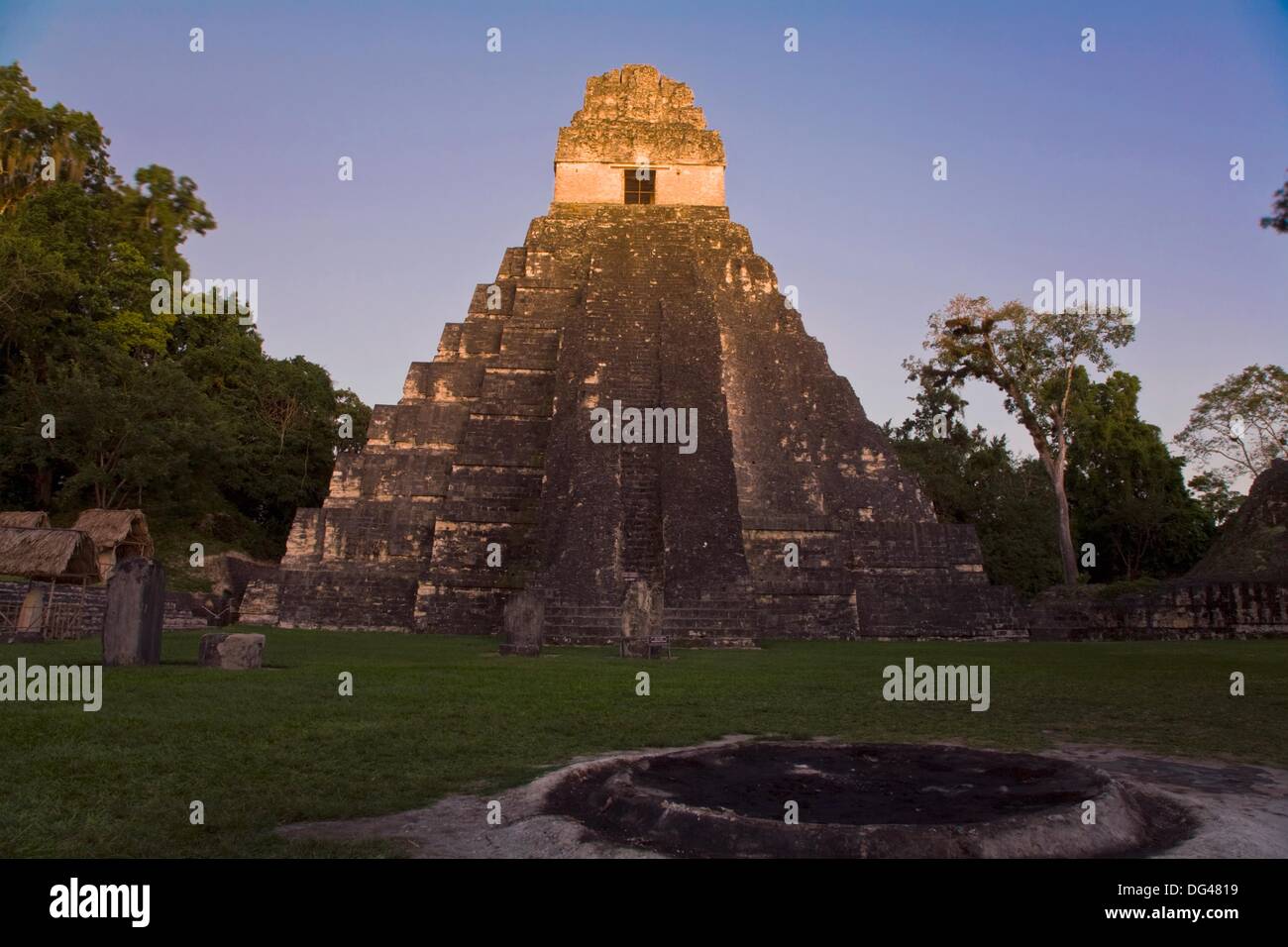 Giant Pyramid Temple Maya High Resolution Stock Photography and Images ...