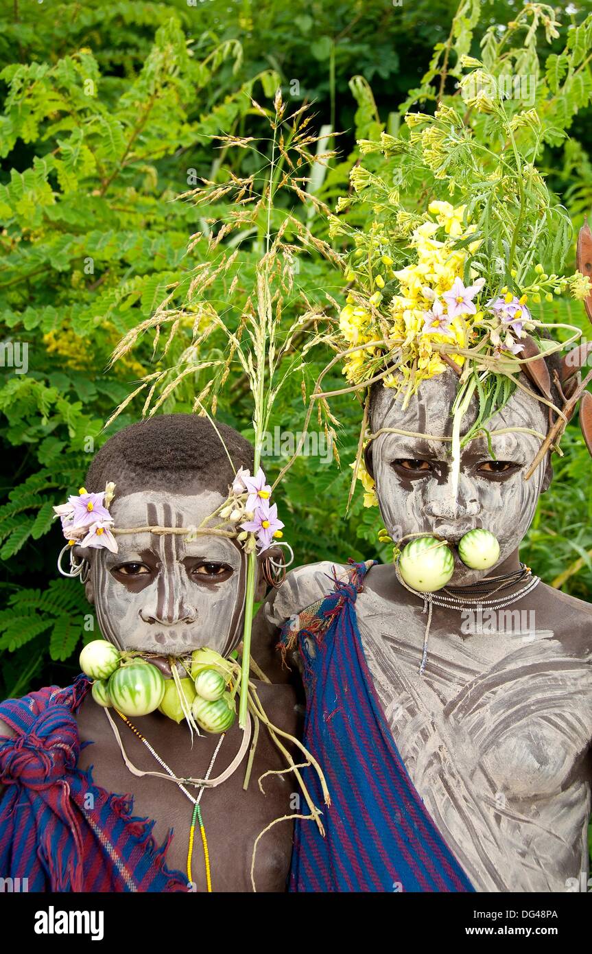 Surma children omo hi-res stock photography and images - Alamy