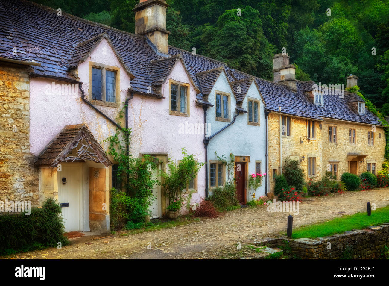 Castle combe wiltshire england hi-res stock photography and images - Alamy