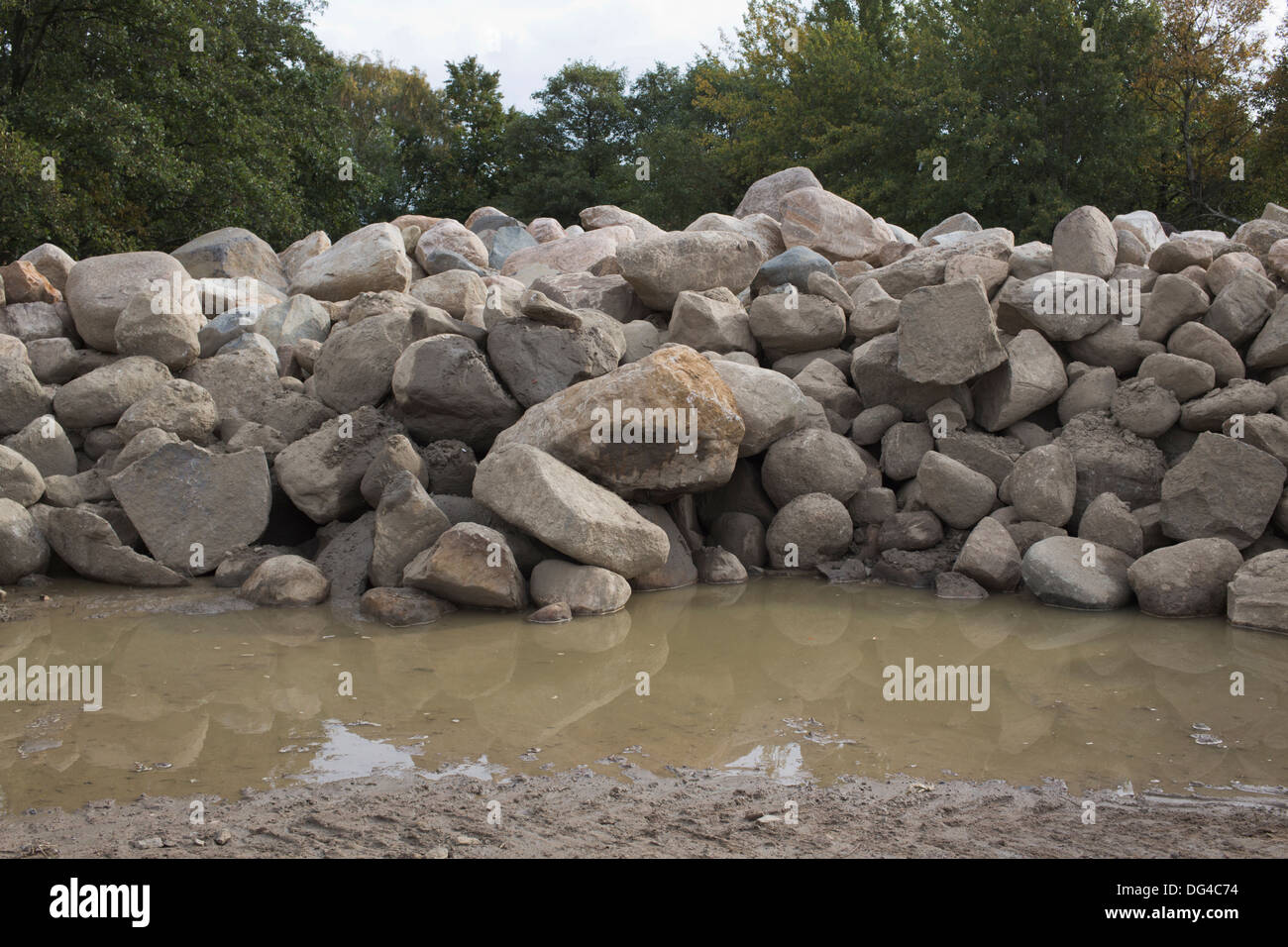 Big rocks hi-res stock photography and images - Alamy