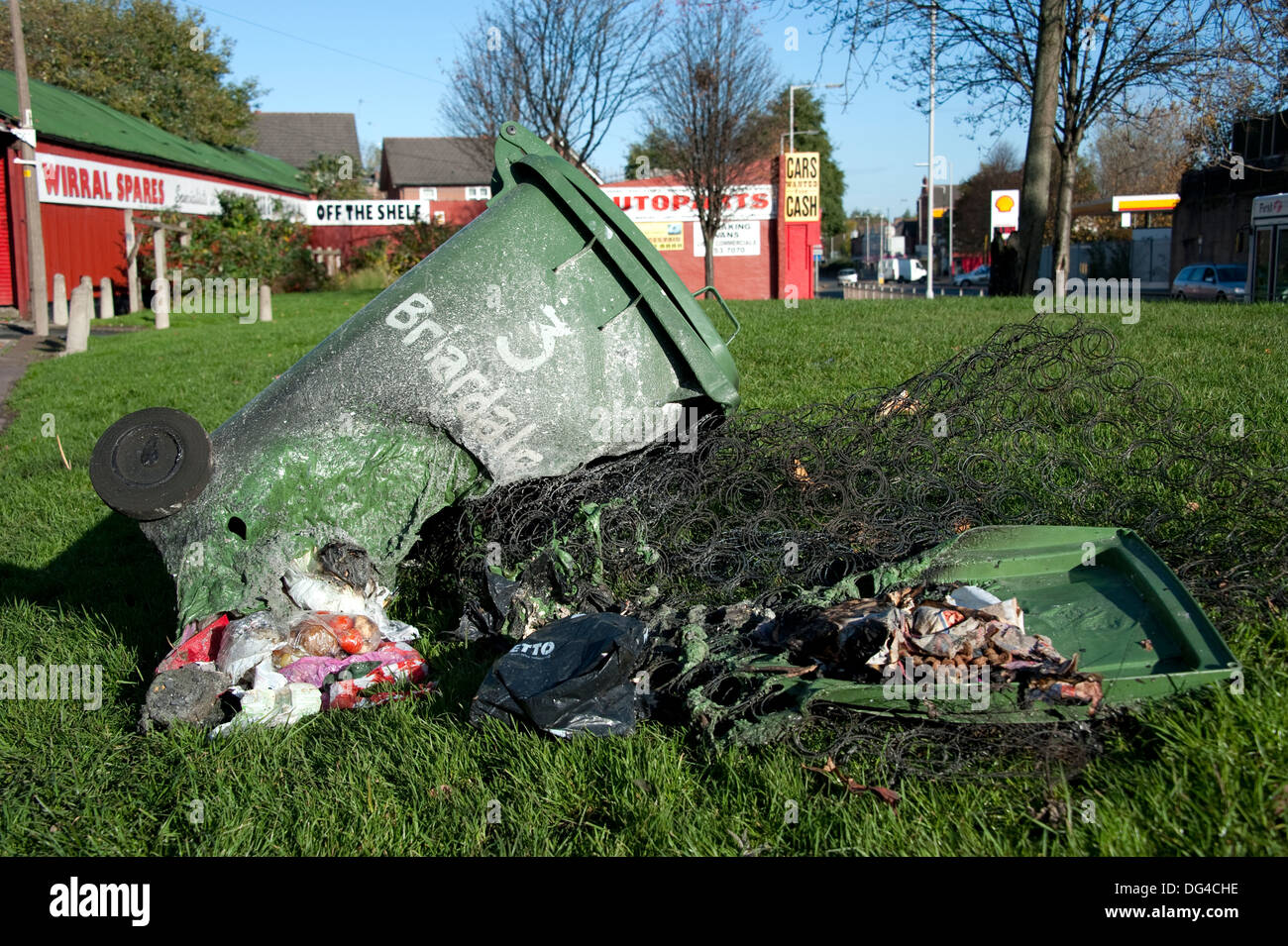 Waste bin fire hi-res stock photography and images - Alamy