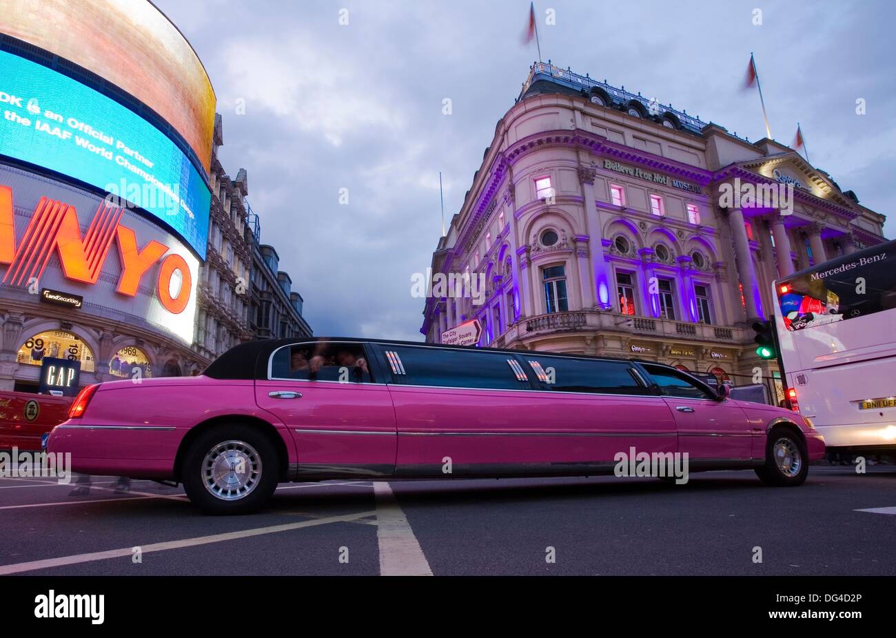 London limousine hi-res stock photography and images - Alamy