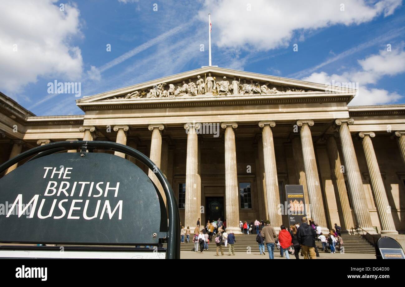 British museum london entrance hi-res stock photography and images - Alamy