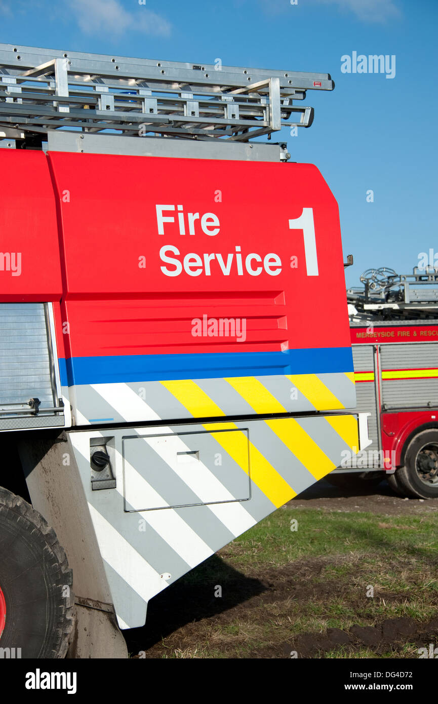 Airport fire service hi-res stock photography and images - Alamy