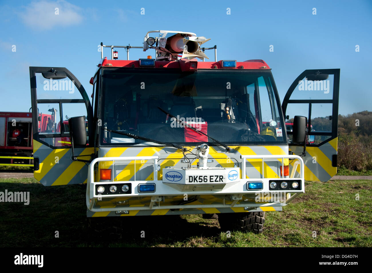 Airport fire truck hi-res stock photography and images - Alamy