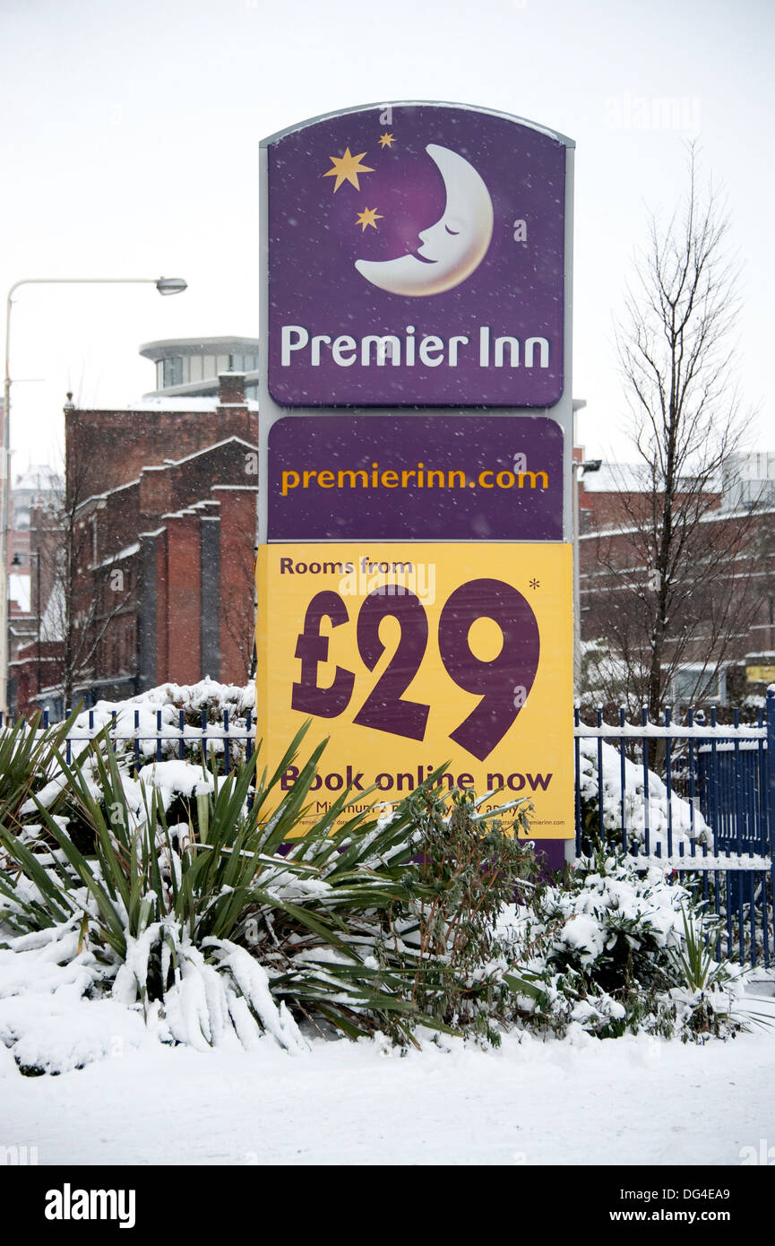 Premier inn sign hi-res stock photography and images - Alamy
