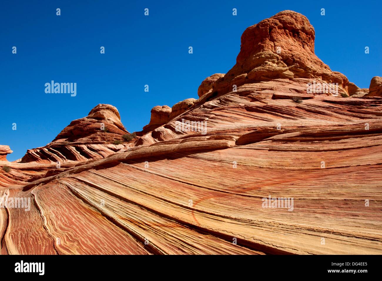 Horizontal image striated rock formation hi-res stock photography and ...