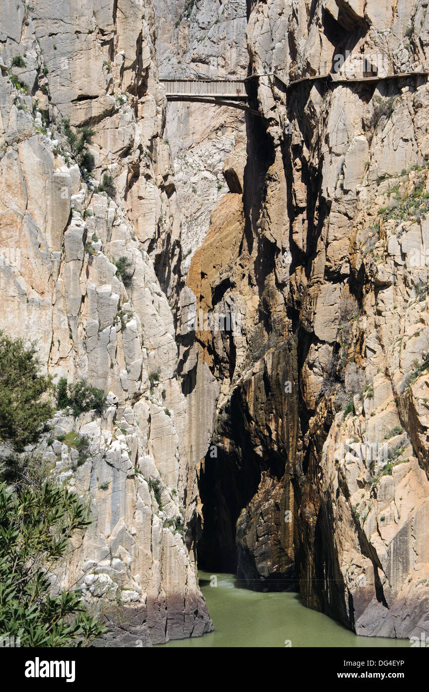 View of the gorge and bridge (Camino del Rey), Garganta del Chorro, El ...