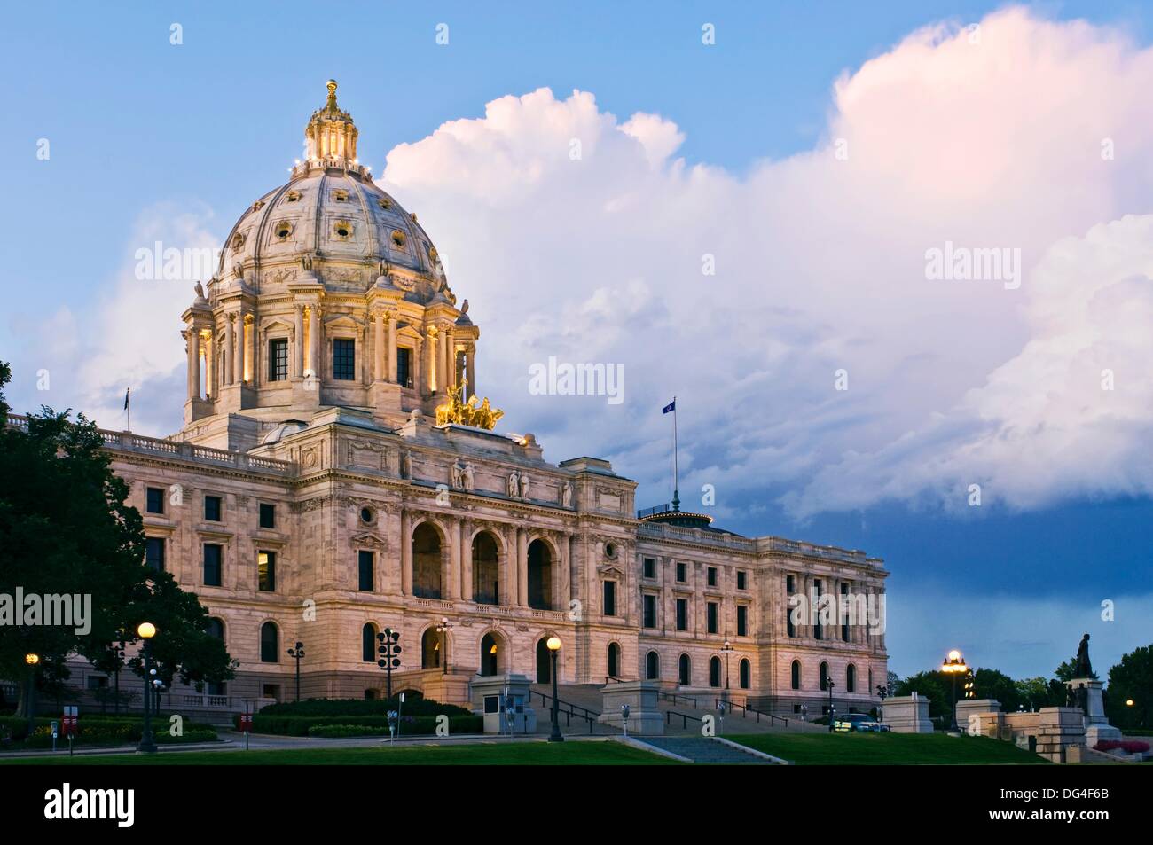 Unsupported structure hi-res stock photography and images - Alamy