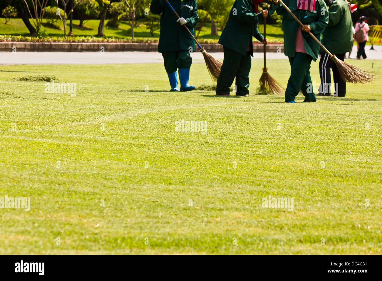 Garden clean hi-res stock photography and images - Alamy