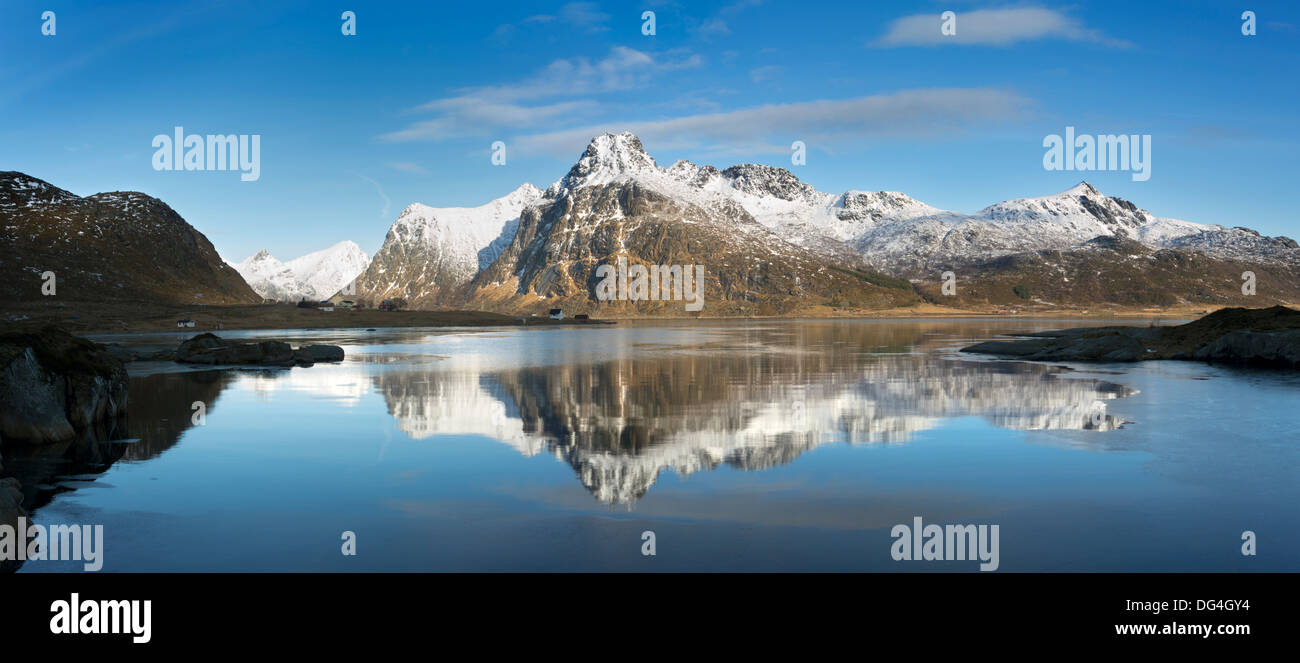 The tiny village of Bo on Flakstadpollen, the Lofoten Islands, Norway ...