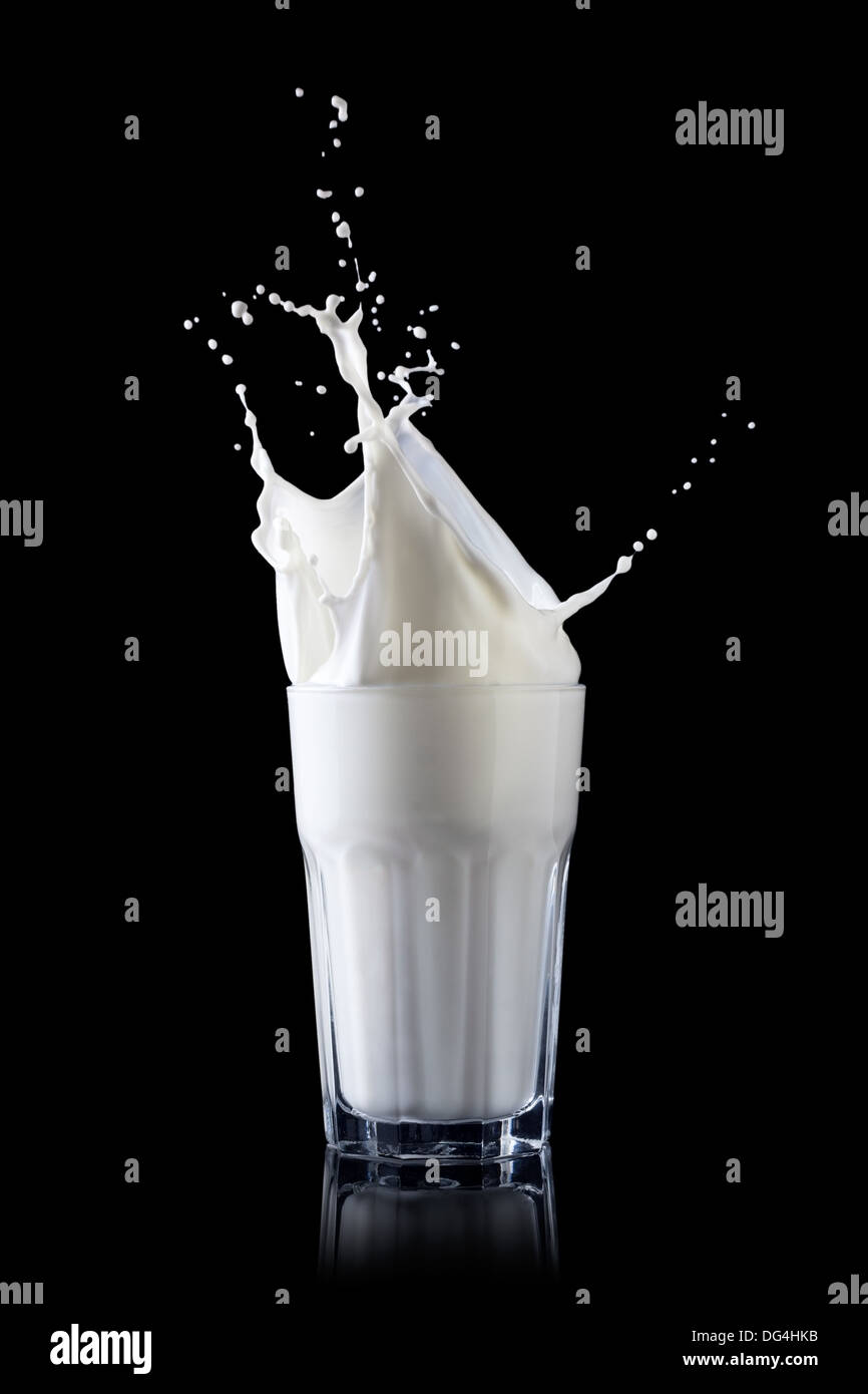 Milk flow in glass hi-res stock photography and images - Alamy