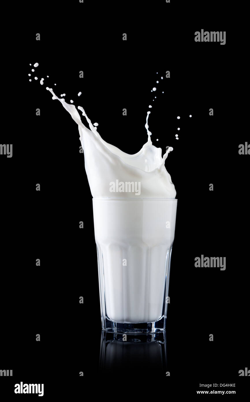 Milk flow in glass hi-res stock photography and images - Alamy