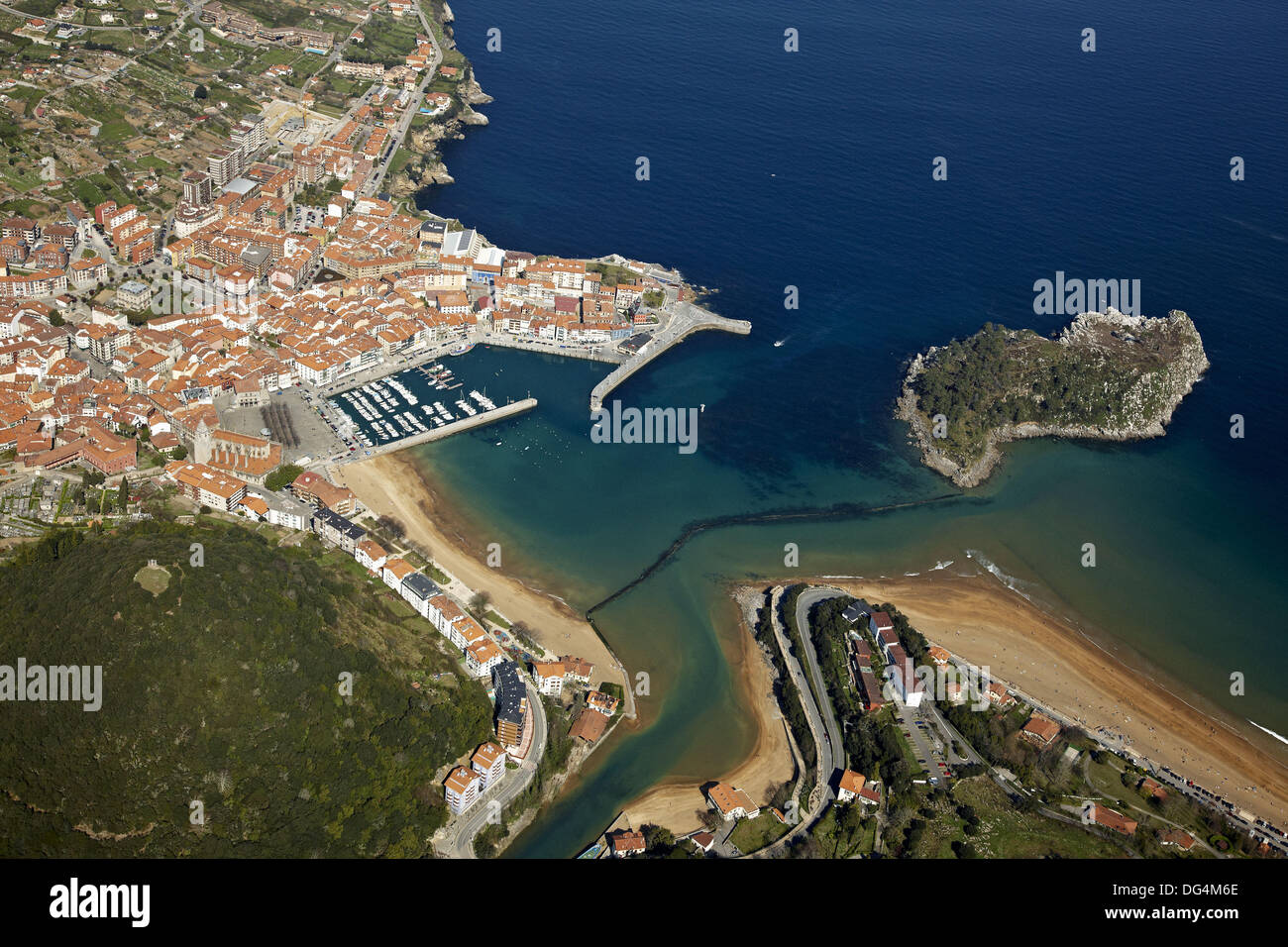 Lekeitio coastline hi-res stock photography and images - Alamy