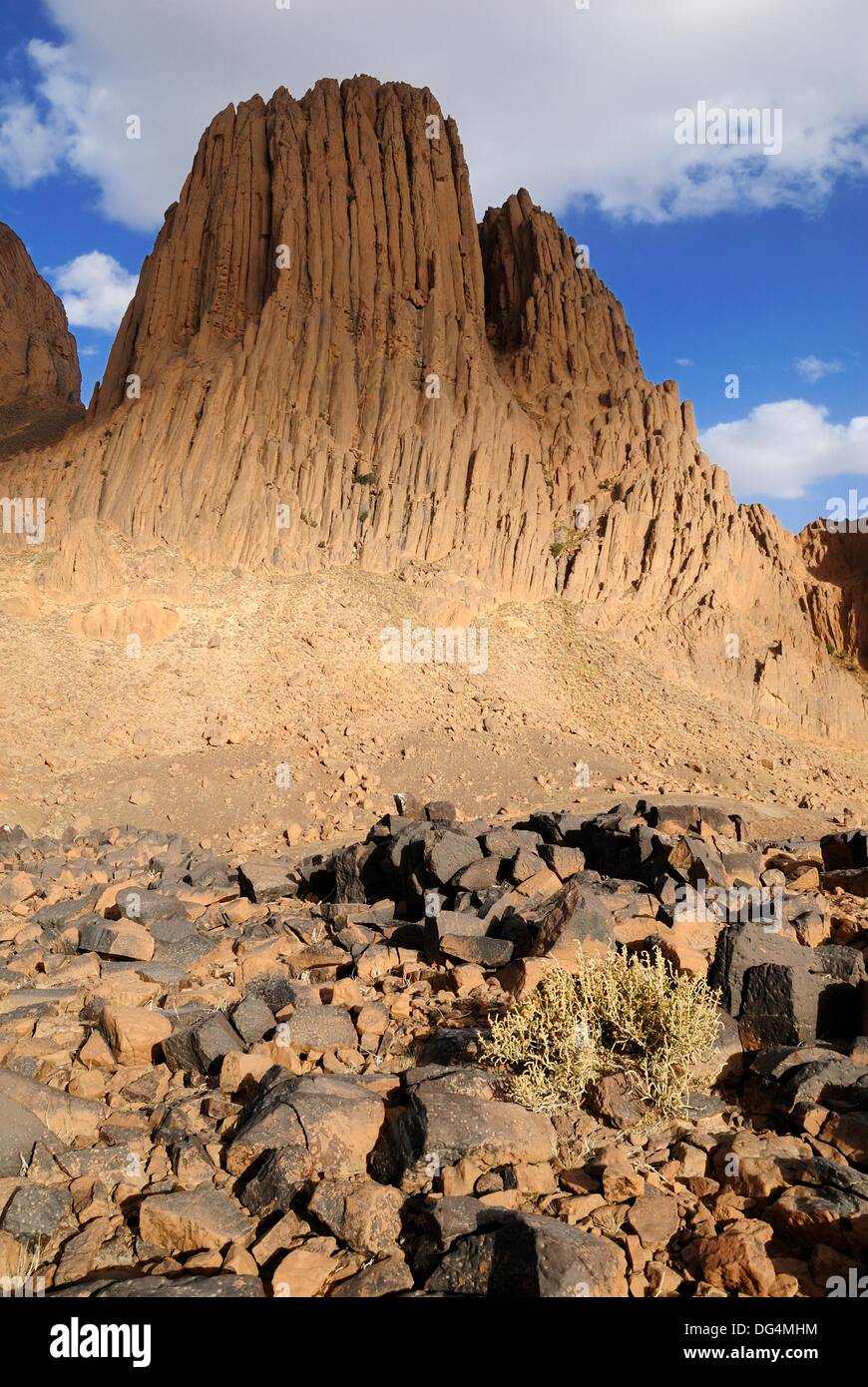 Ahaggar mountains hi-res stock photography and images - Alamy