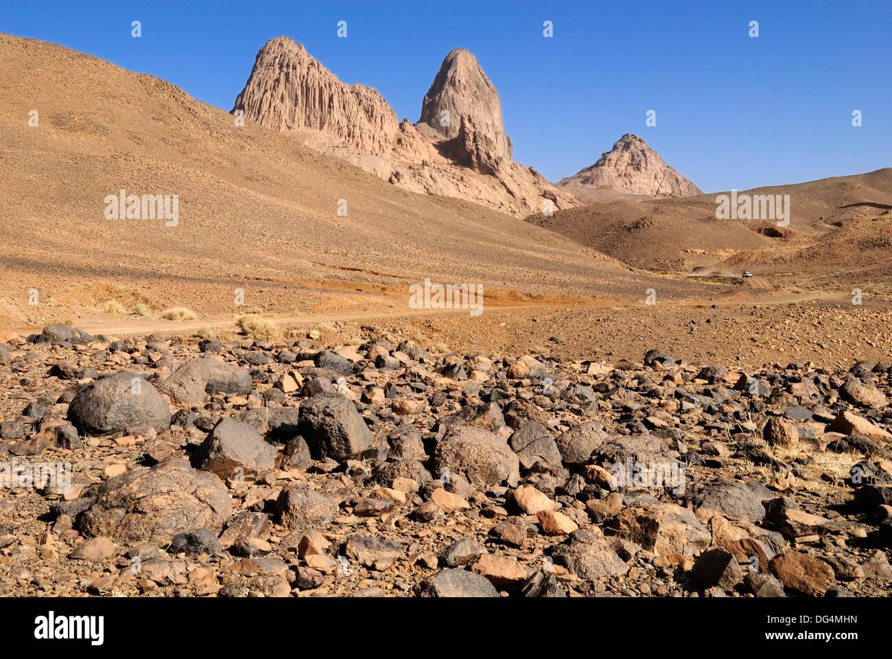 Ahaggar mountains hi-res stock photography and images - Alamy