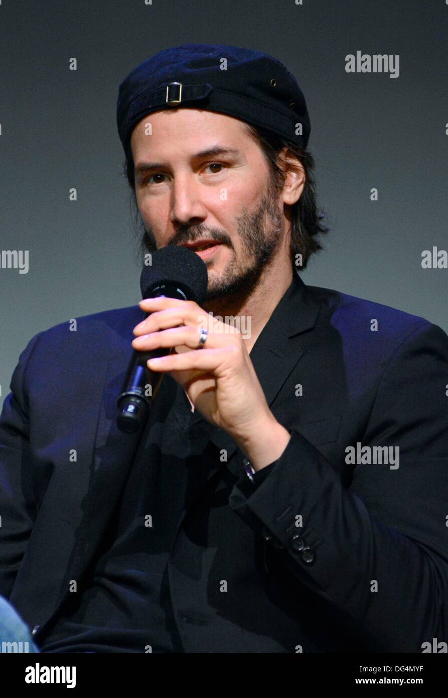 New York, NY, USA. 13th Oct, 2013. Keanu Reeves at in-store appearance ...