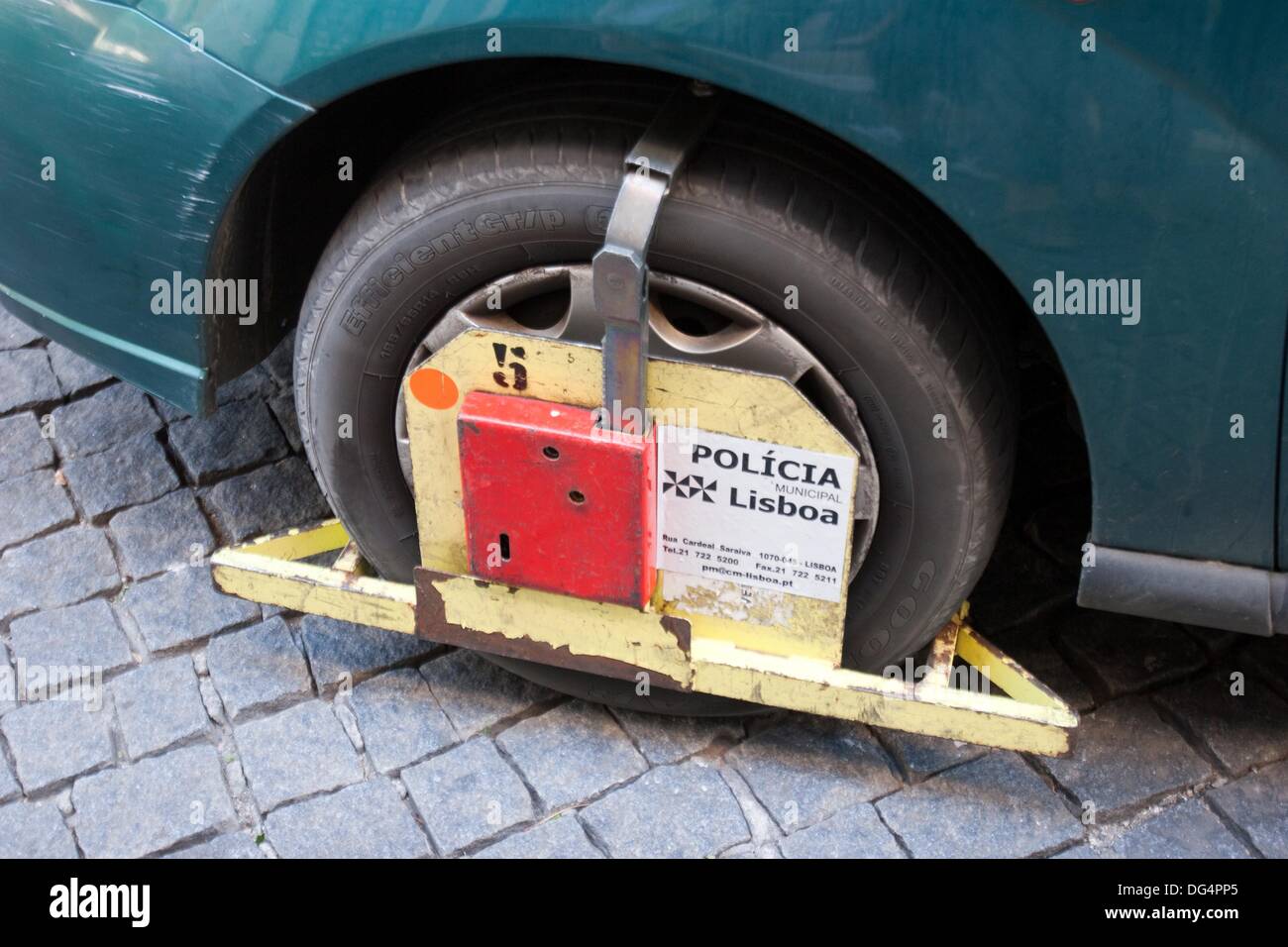 Car wheel boot hi-res stock photography and images - Alamy
