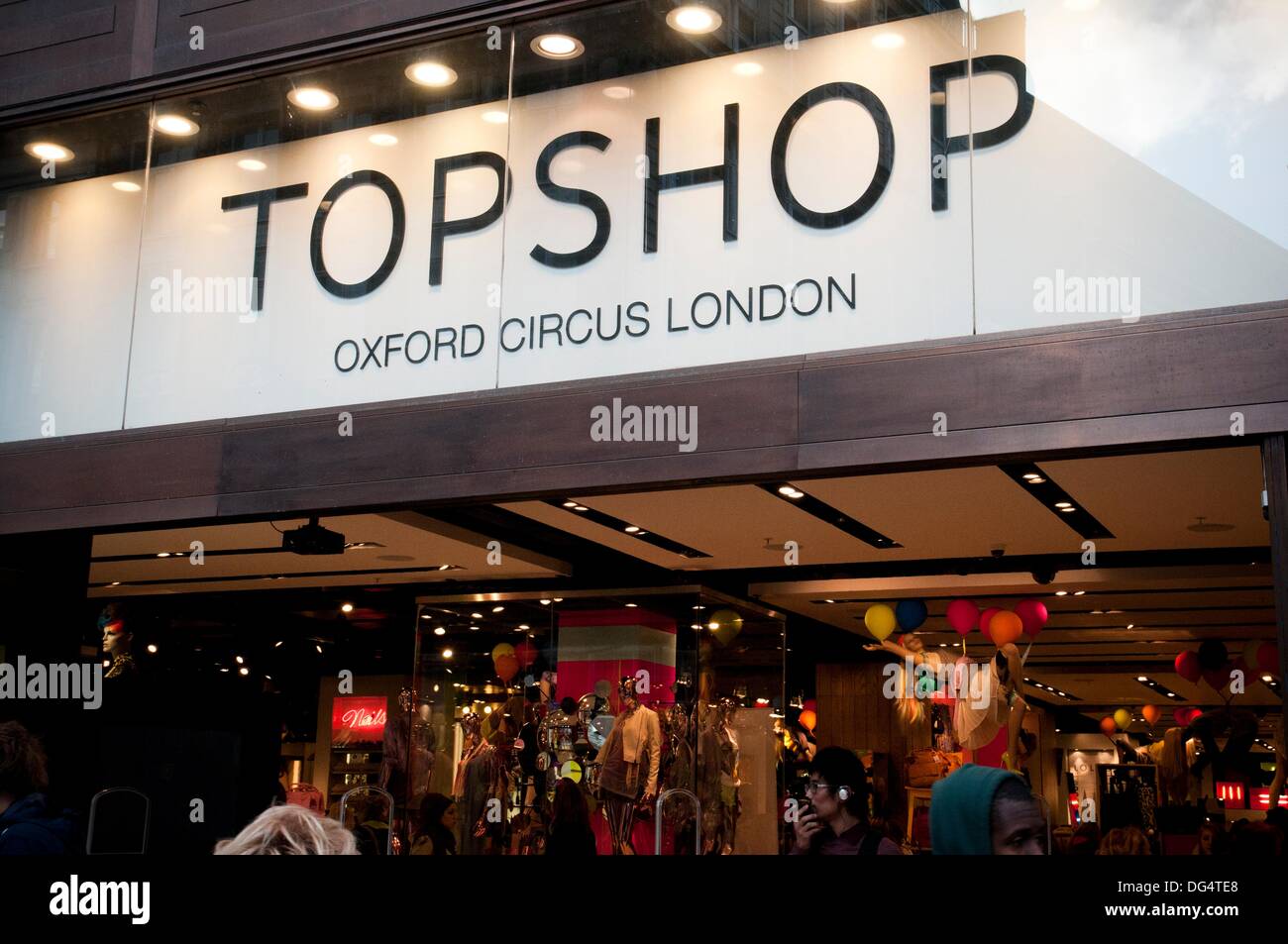 Topshop oxford circus hi-res stock photography and images - Alamy