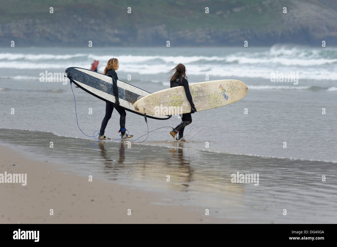 Scenes around Porth Neigwl: Surfing Stock Photo - Alamy