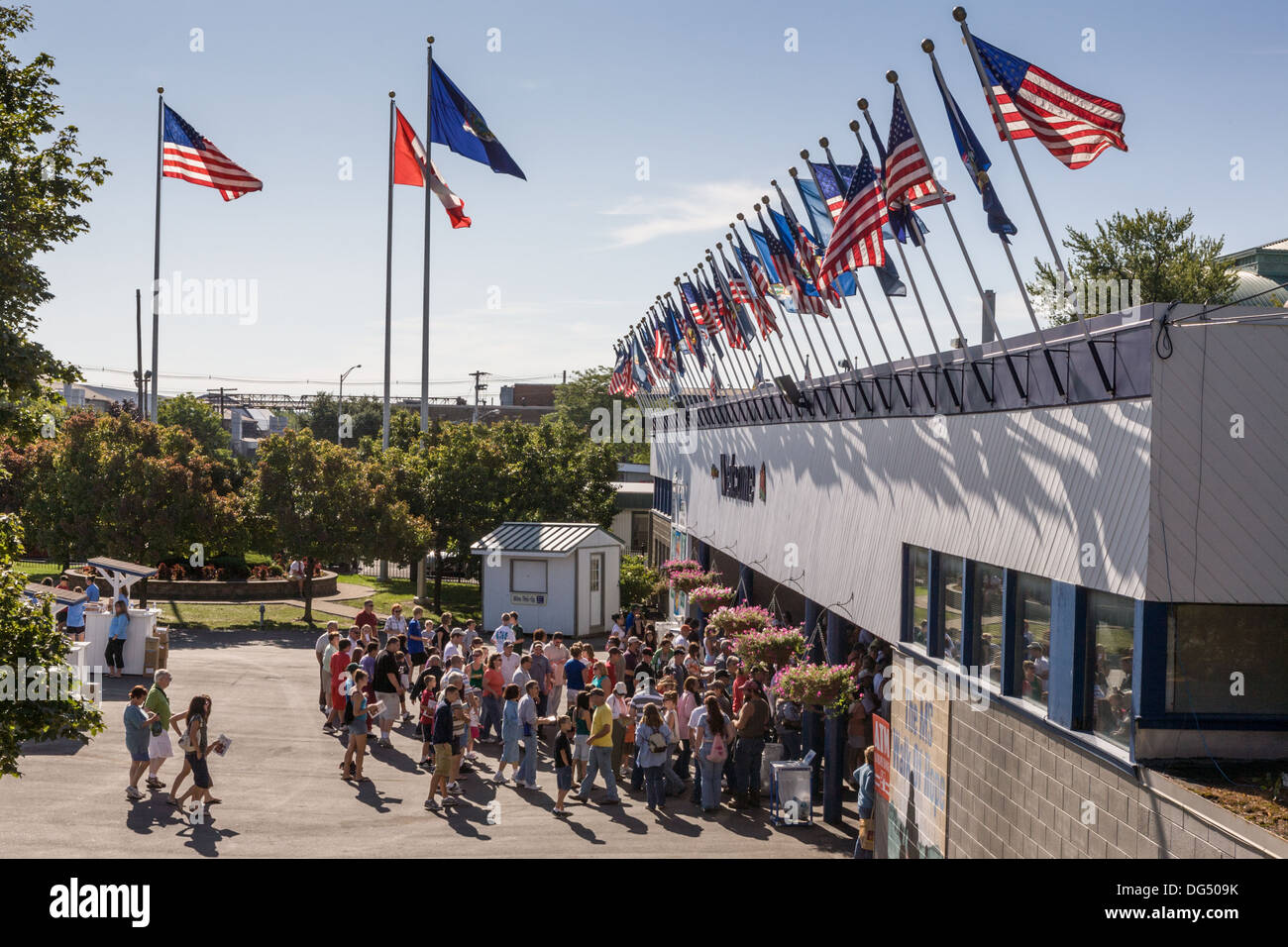 Crowds entering gates at Great New York State Fair, Syracuse Stock ...