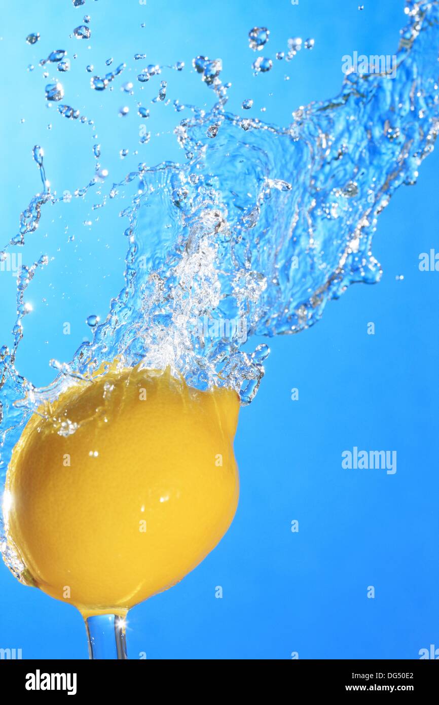 Lemon with water splash hi-res stock photography and images - Alamy