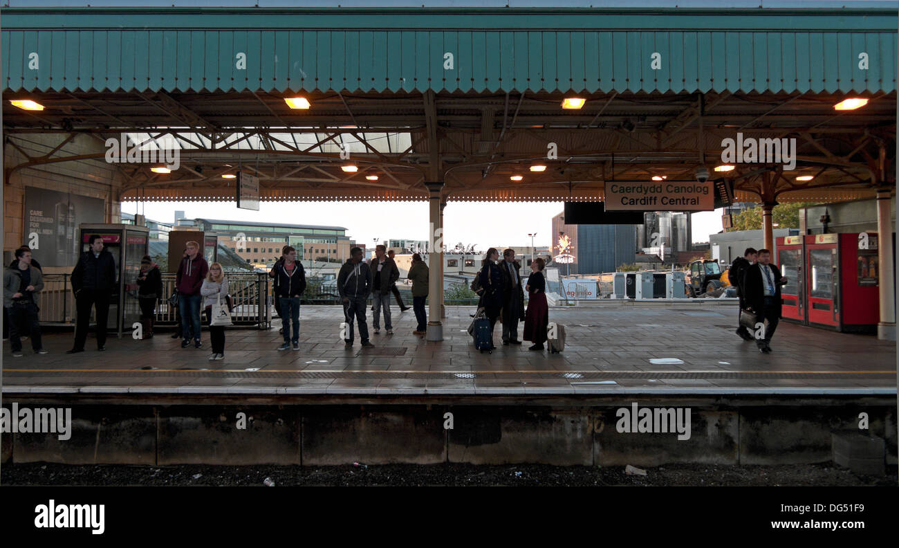 Cardiff central railway station hi-res stock photography and images - Alamy