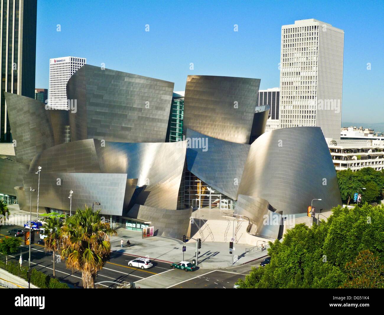Frank o gehry walt disney concert hall hi-res stock photography and ...