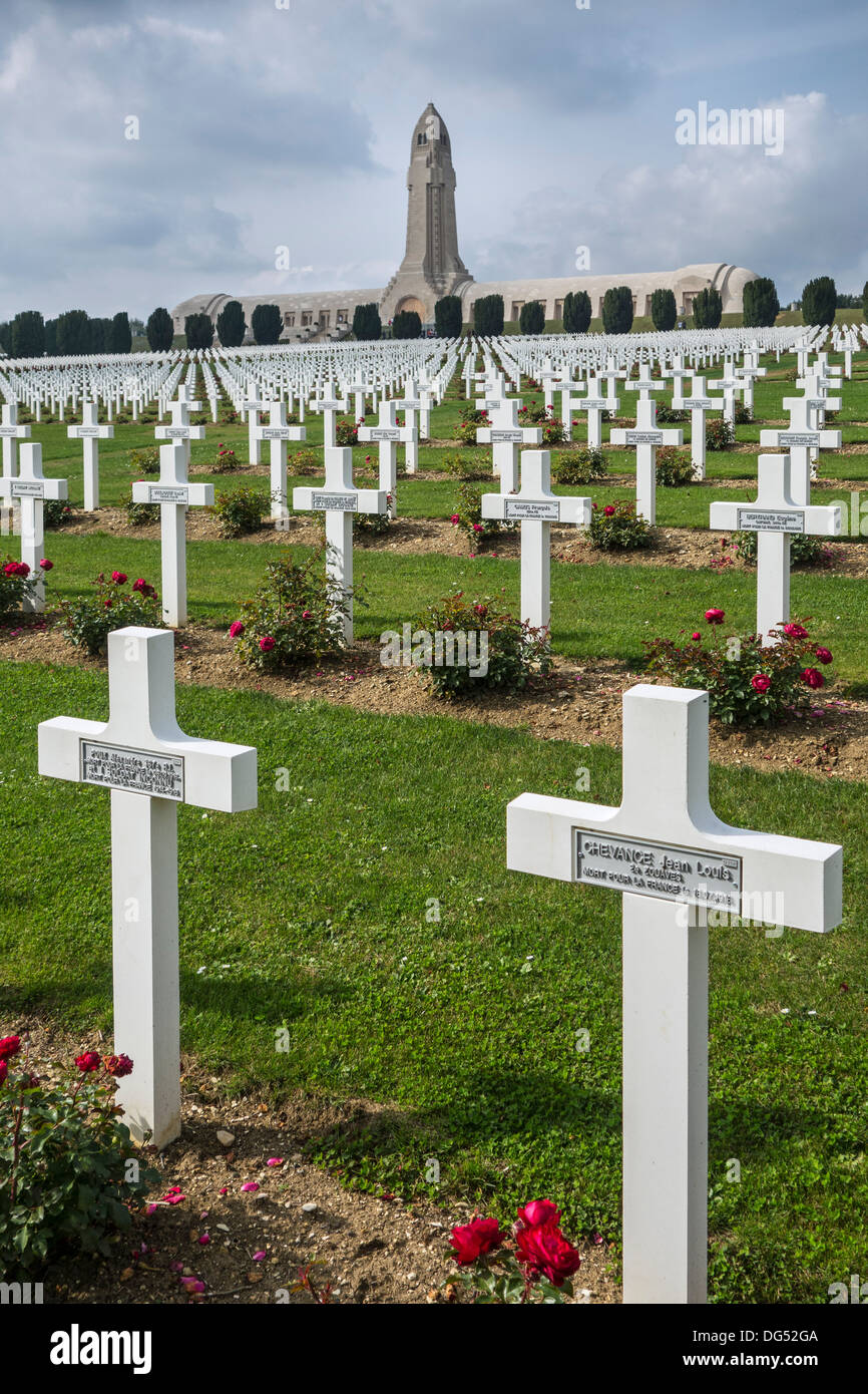 First world war battle of verdun cross hi-res stock photography and ...