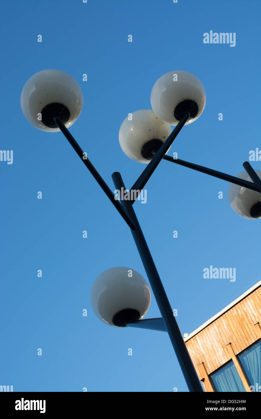 Globe street light hi-res stock photography and images - Alamy