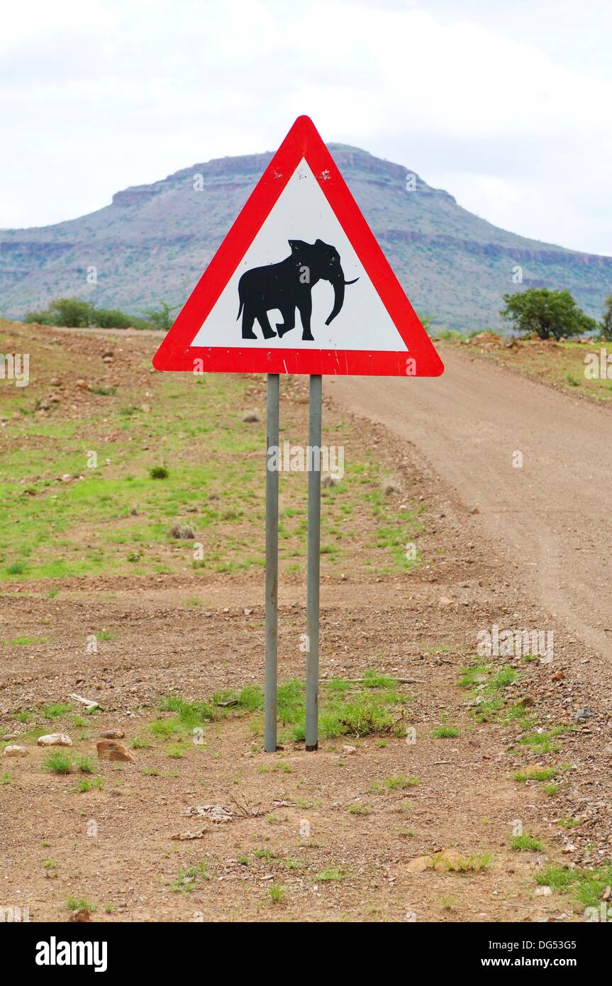 Hazard road sign warning elephants hi-res stock photography and images ...