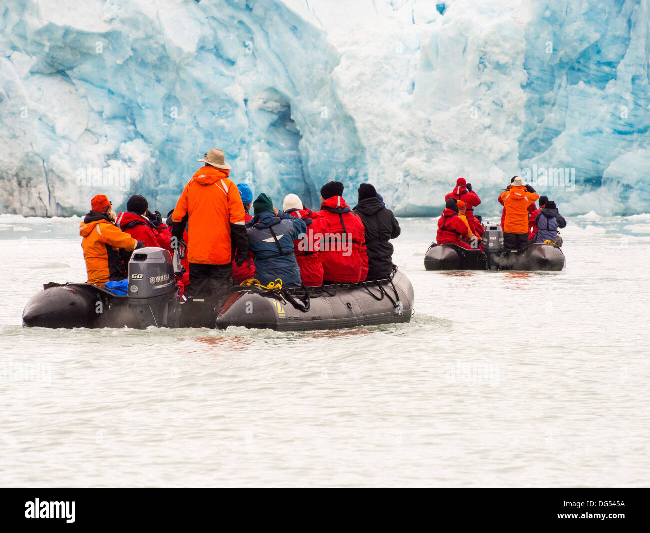 Russian research at the arctic circle hi-res stock photography and ...