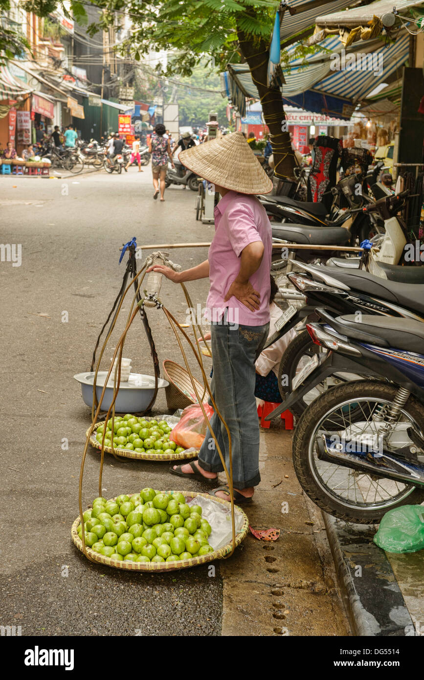 Apple seller hi-res stock photography and images - Alamy