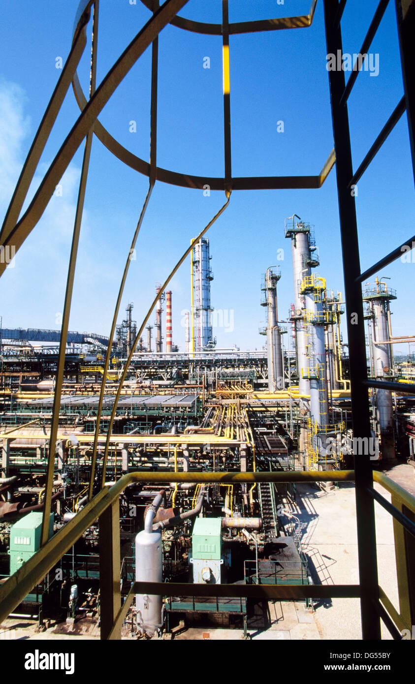 Repsol tarragona refinery hi-res stock photography and images - Alamy