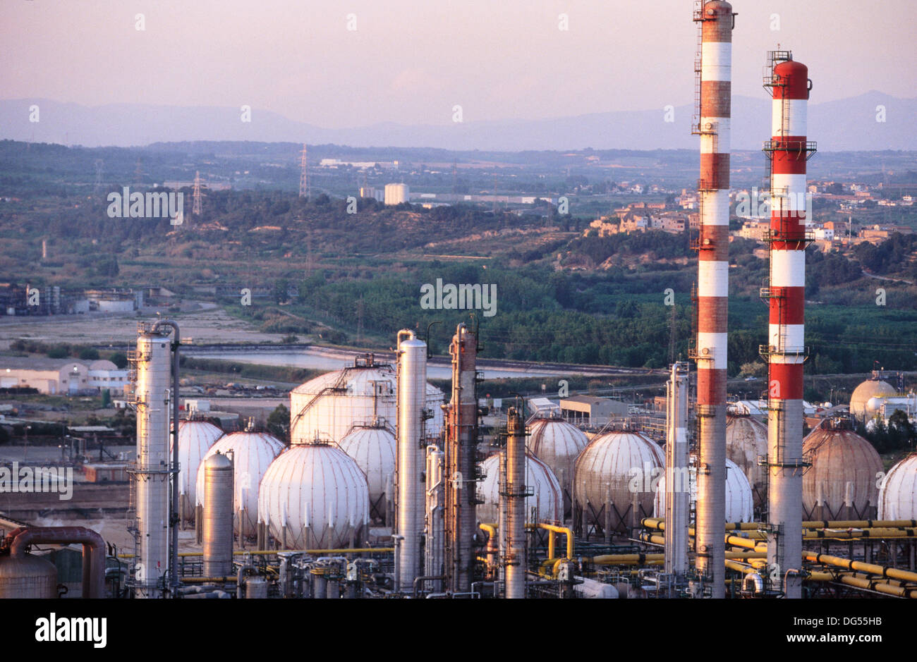Repsol tarragona refinery hi-res stock photography and images - Alamy