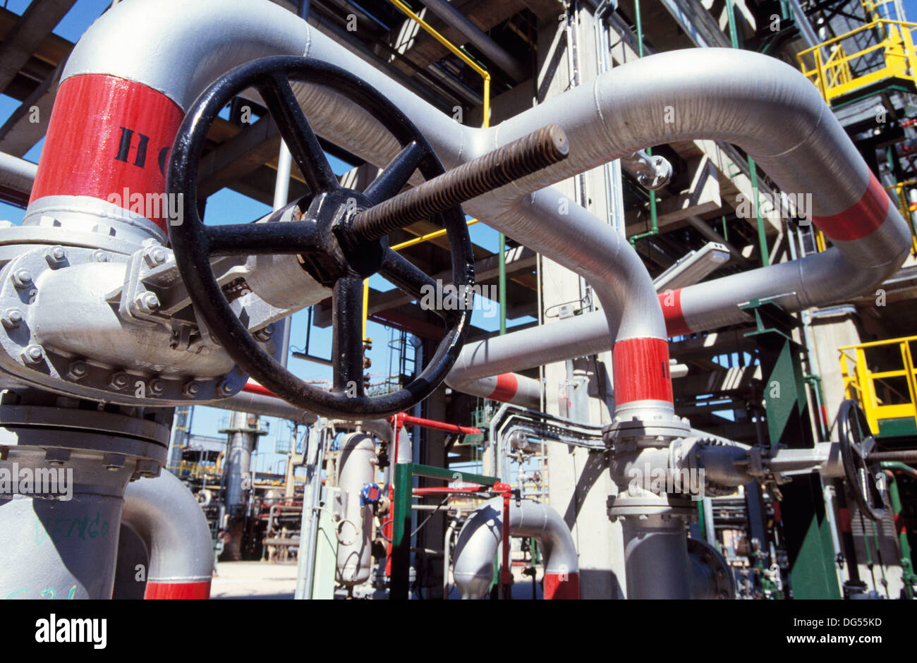 Repsol tarragona refinery hi-res stock photography and images - Alamy