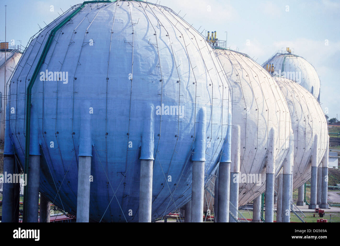 Butane tanks hi-res stock photography and images - Alamy