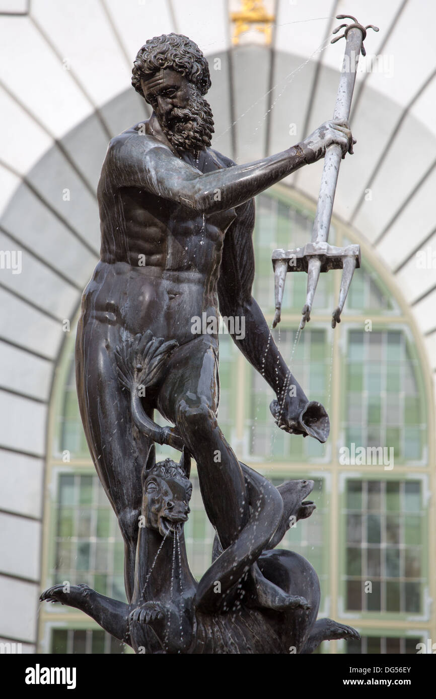 Statue roman god neptune trident hi-res stock photography and images ...