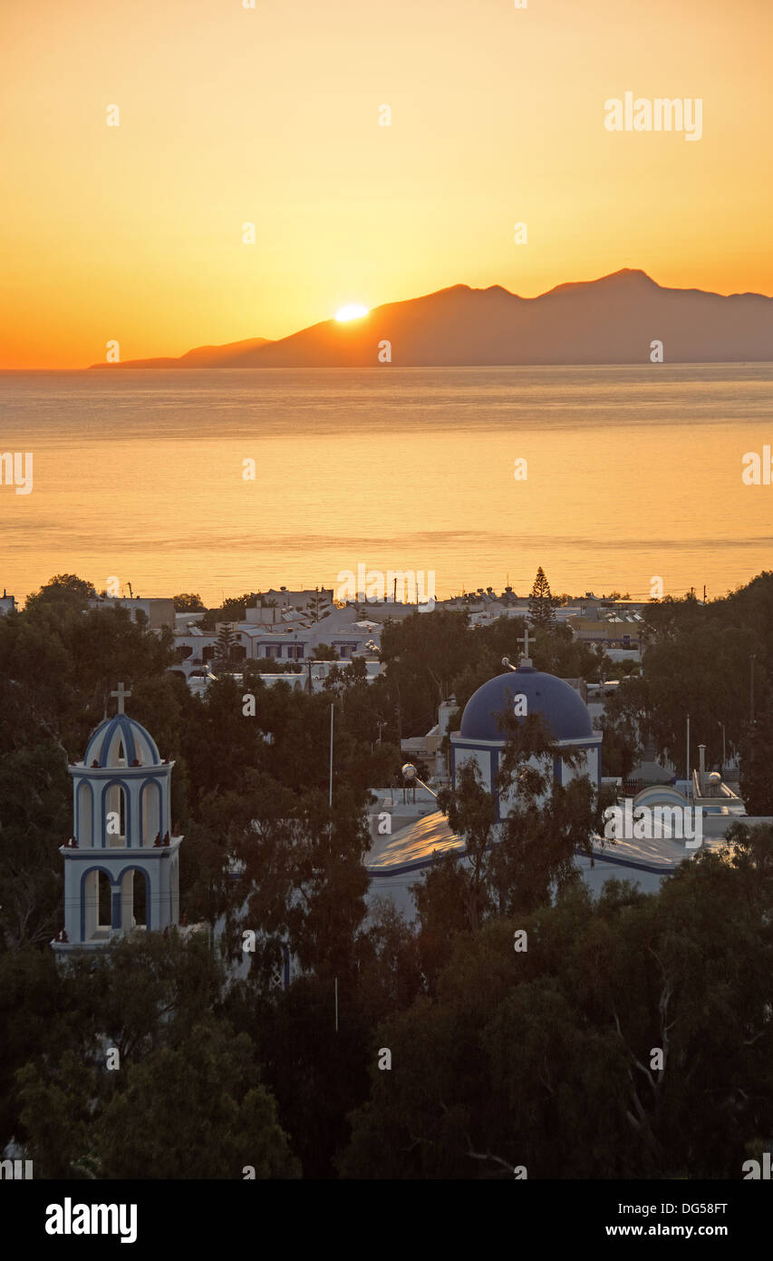 Seaside villages cyclades islands hi-res stock photography and images ...