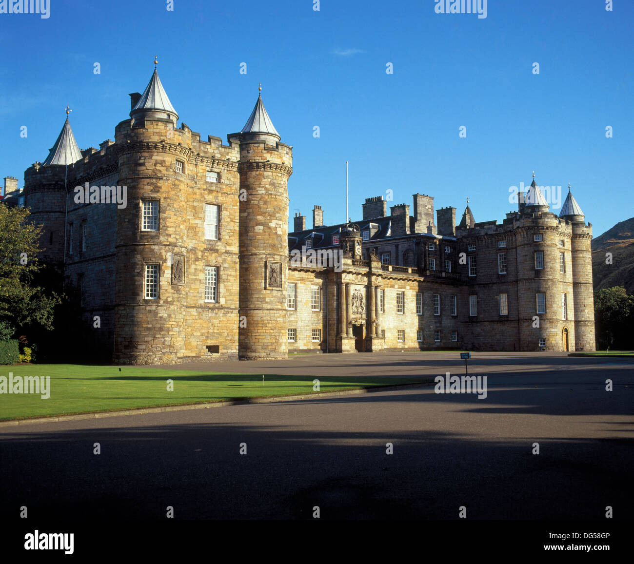 Holyrood Palace Edinburgh High Resolution Stock Photography and Images ...